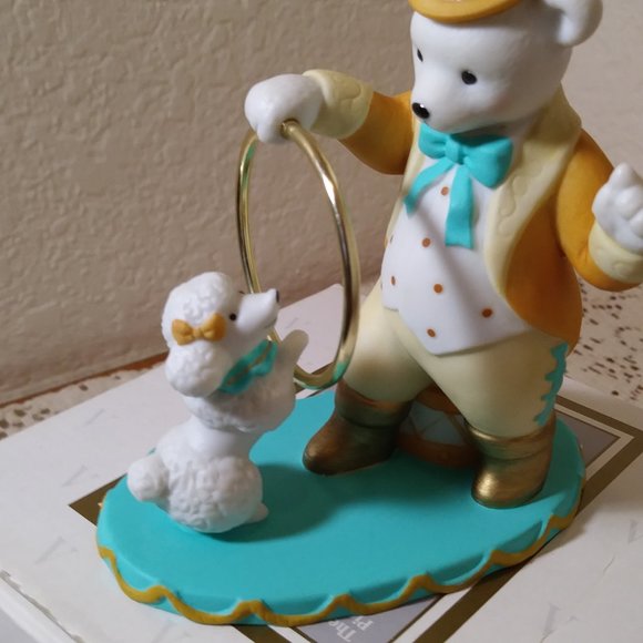 Avon Collectibles | Accents | Magnificent Circus Bears Collection ...